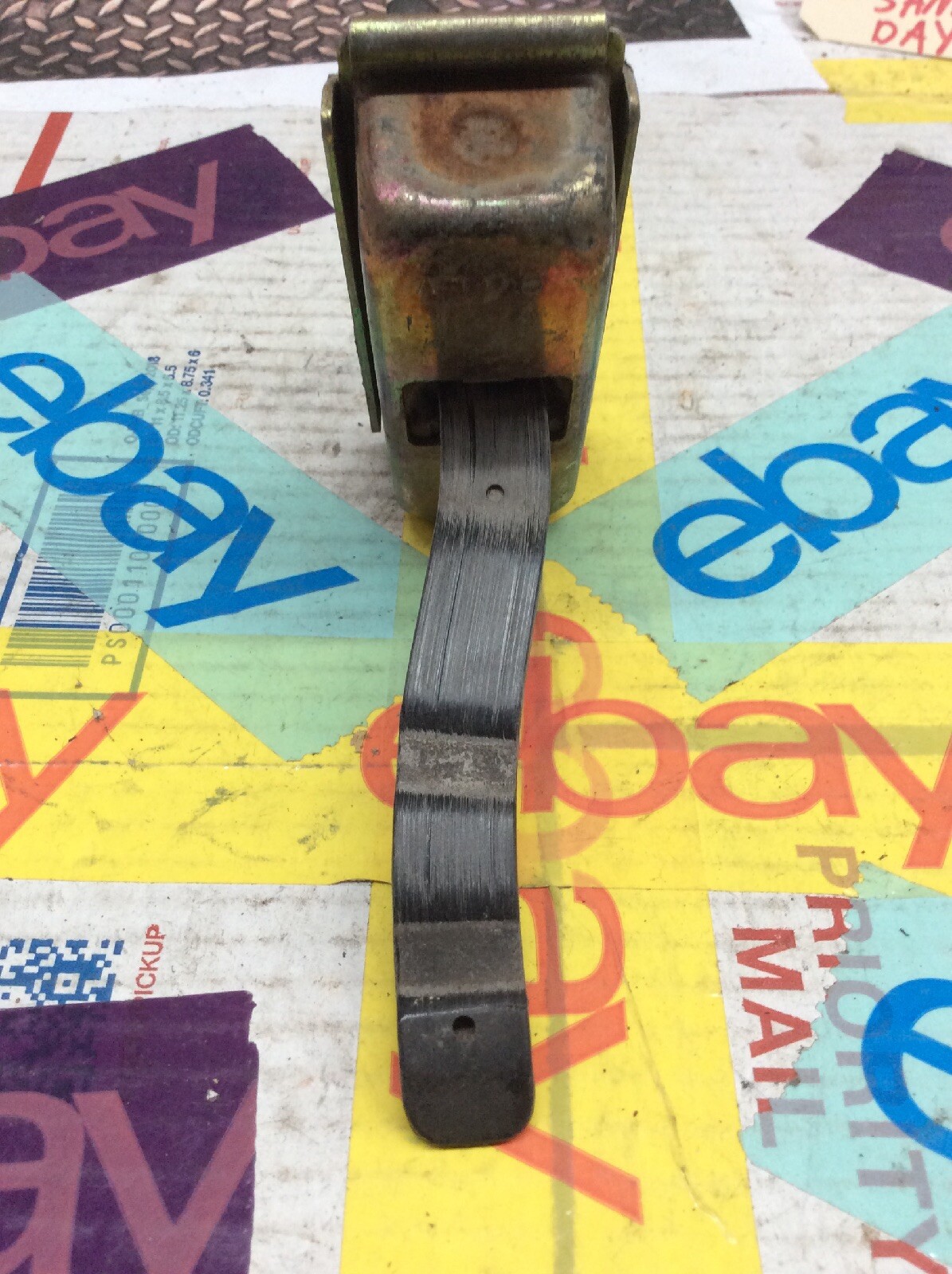 2000 2001 2002 2003 2004 2005 2006 GMC Yukon XL * REAR RIGHT DOOR STOP ...