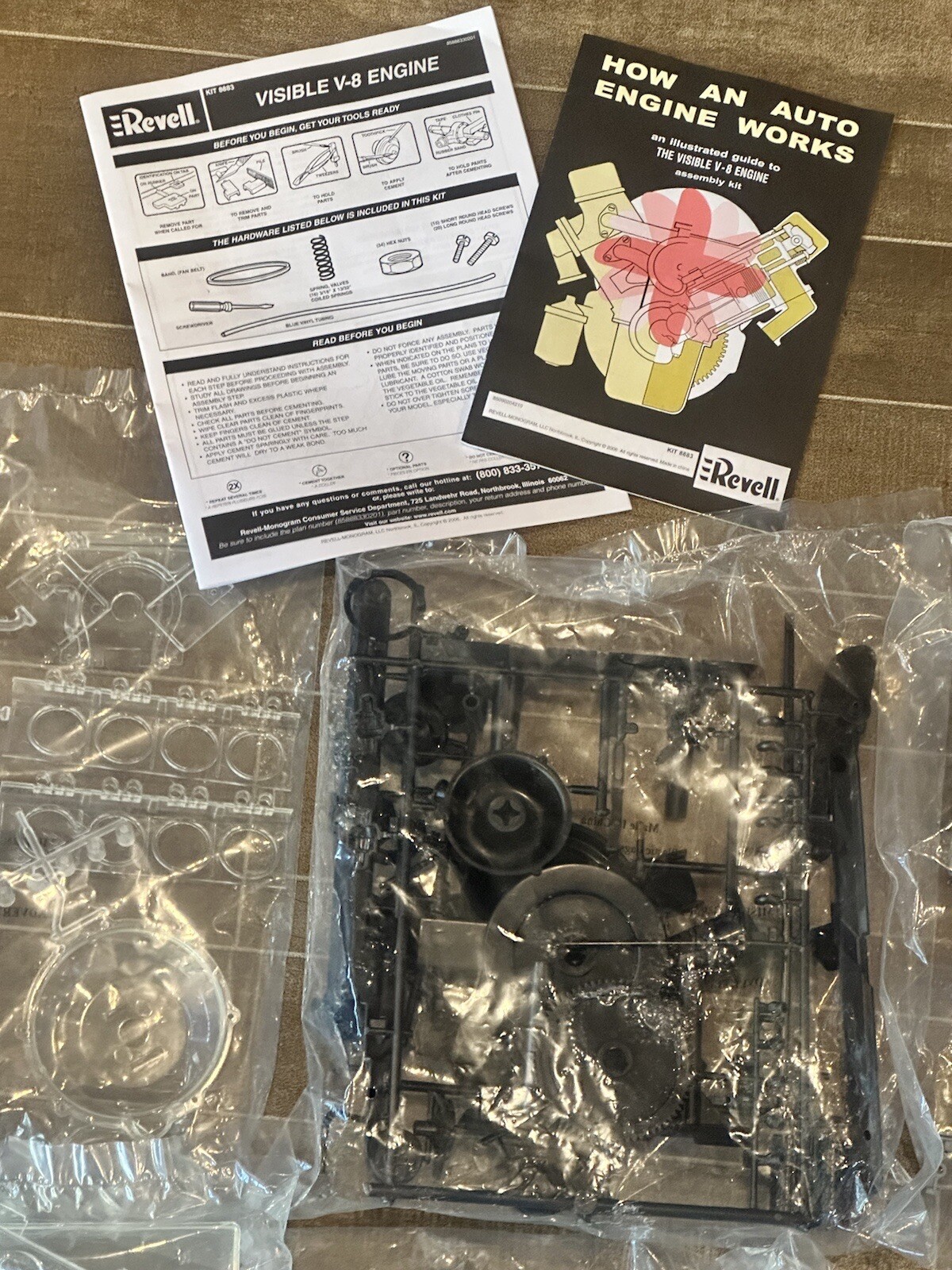 Revell Visible V-8 Engine 1/4 Scale With Moving Pistons And Crank Model ...