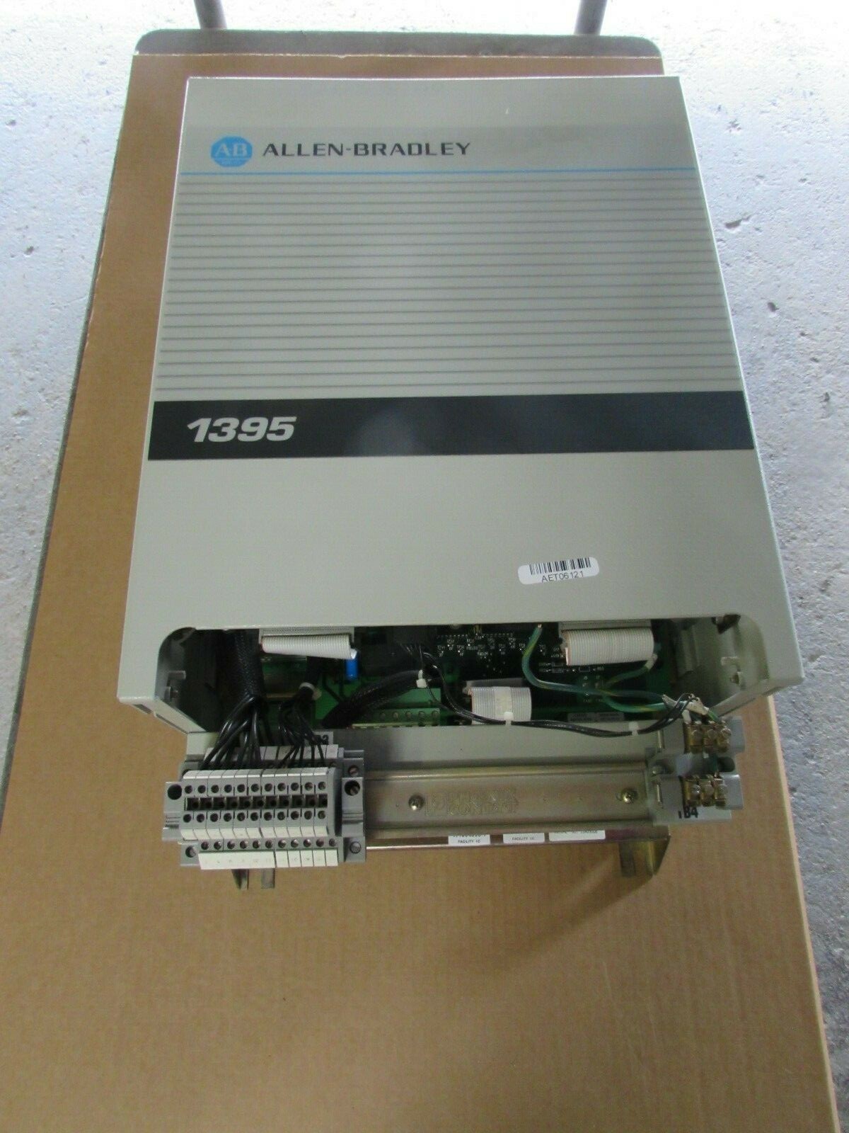 ALLEN BRADLEY 1395-A67-D1-PZ , DC DRIVE, 10hp, W/ 196273 COMM.BOARD ...