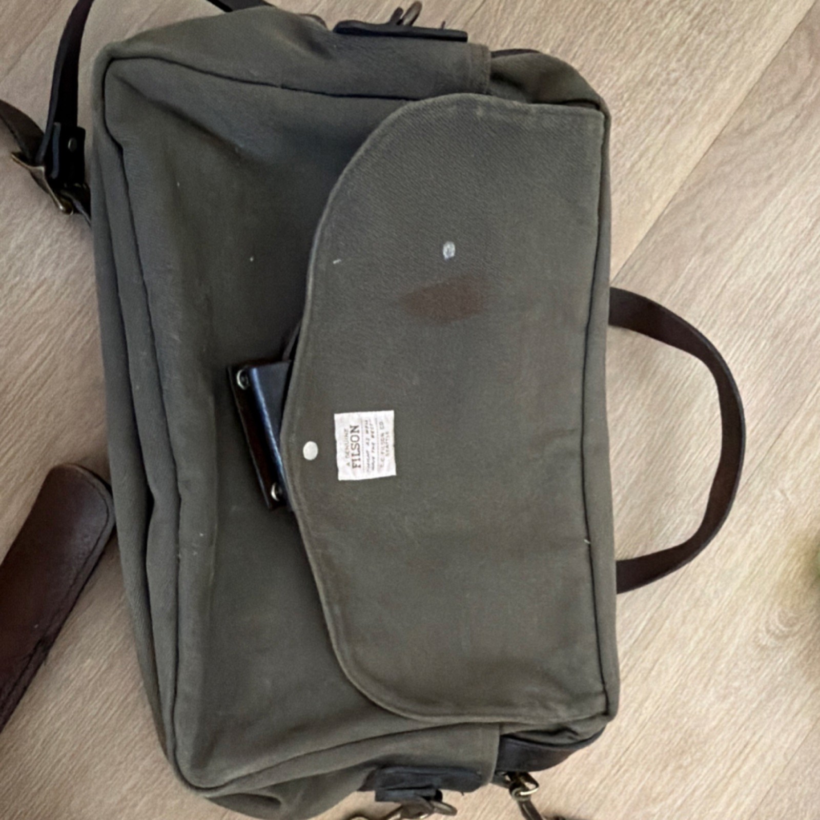 Filson Olive Briefcase Document Case Men's Shoulder Strap Outer Pockets ...