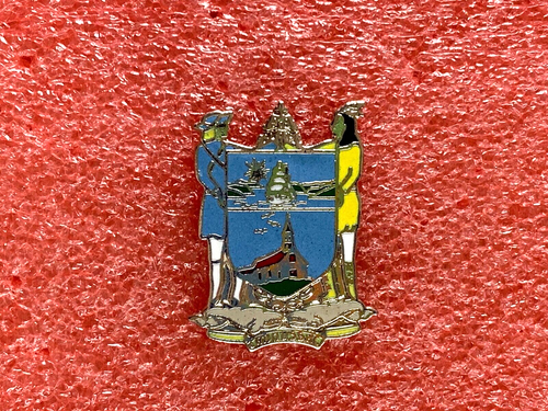 T31 Pins QUEBEC Armoirie de TADOUSSAC Coat of arms CANADA Lapel pin ...