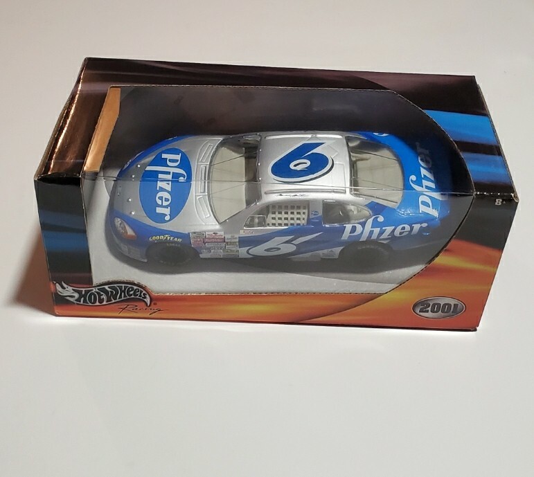 2001 Hotwheels Racing 1:24 Scale Mark Martin Roush #6 Car NASCAR NIP ...