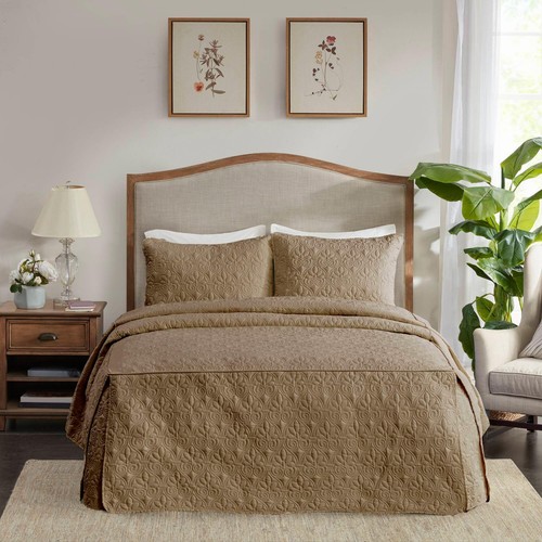 Quebec Split Corner Quilted Bedspread Classic Traditional Design All ...