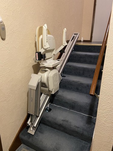 2 Acorn 130 Stairlifts. Excellent Condition. Perfect For Split Foyer ...