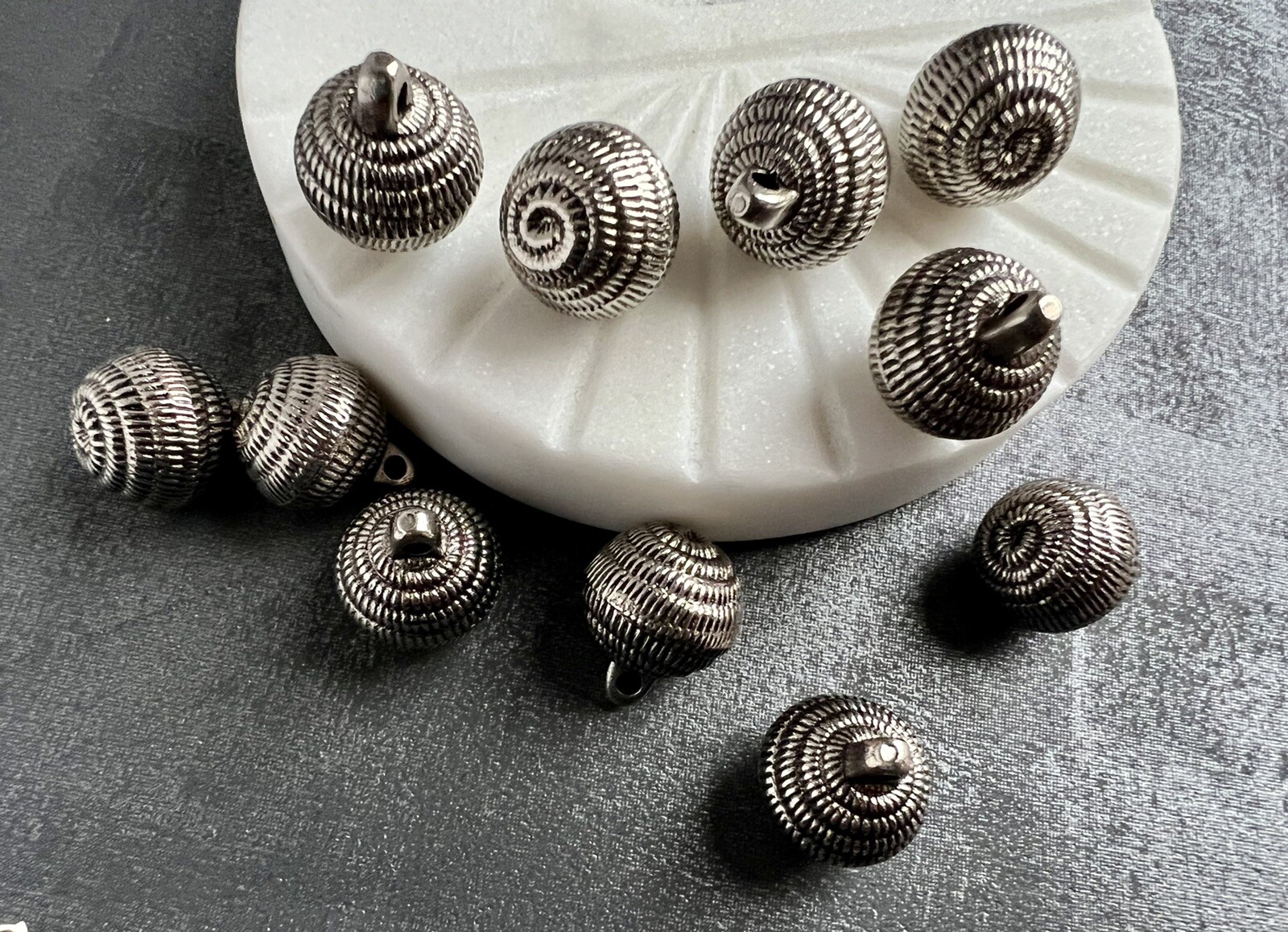 Pack 10 Vintage Silver Ball Shank Buttons Textured Spiral 18mm Charms ...