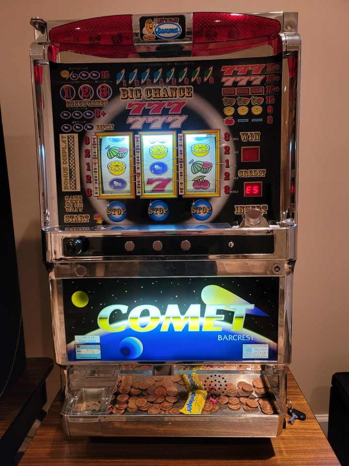 Vintage Slot Machine Comet with Tokens and key | eBay