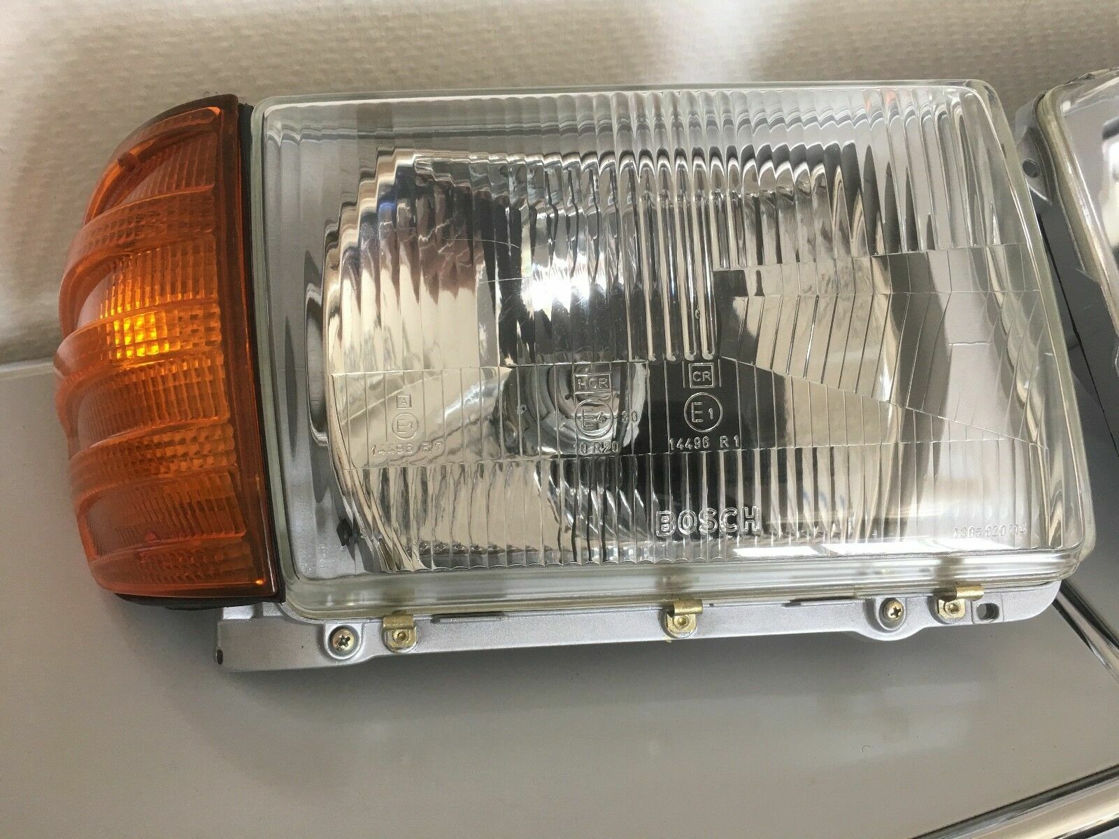 NEU Mercedes-Benz W107 R107 C107 BOSCH Scheinwerfer L+R EURO Headlights ...