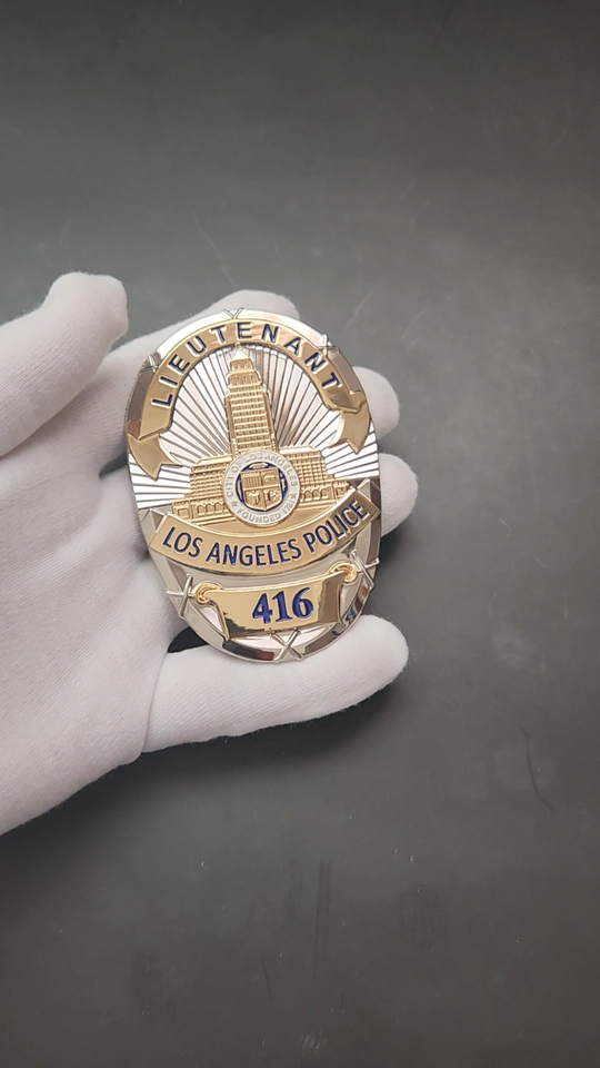 The 70's TV Show Lieutenant Columbo TV Prop Replica Badge. FREE ...