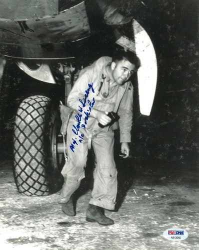 CHARLES SWEENEY SIGNED 8X10 PHOTO PSA DNA AB12656 (D) WWII PILOT ...