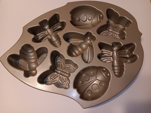 Nordic Ware Backyard Bugs Cakelet Cake Pan 3D 8 Baking Molds Cast Non ...