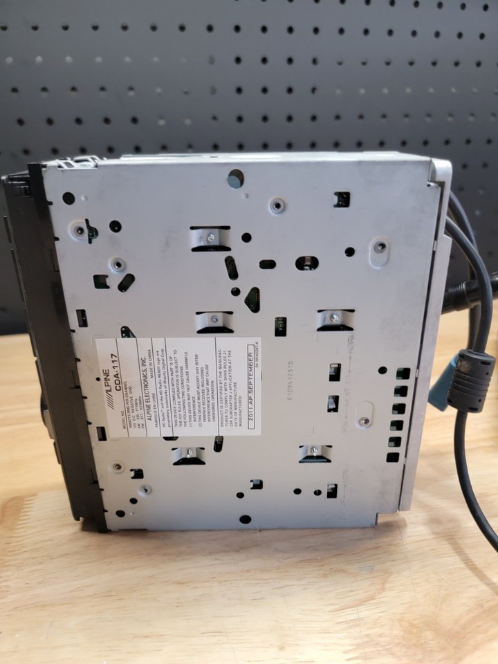 ALPINE CDA-117 CD PLAYER RECEIVER Car Stereo #ABIN | eBay