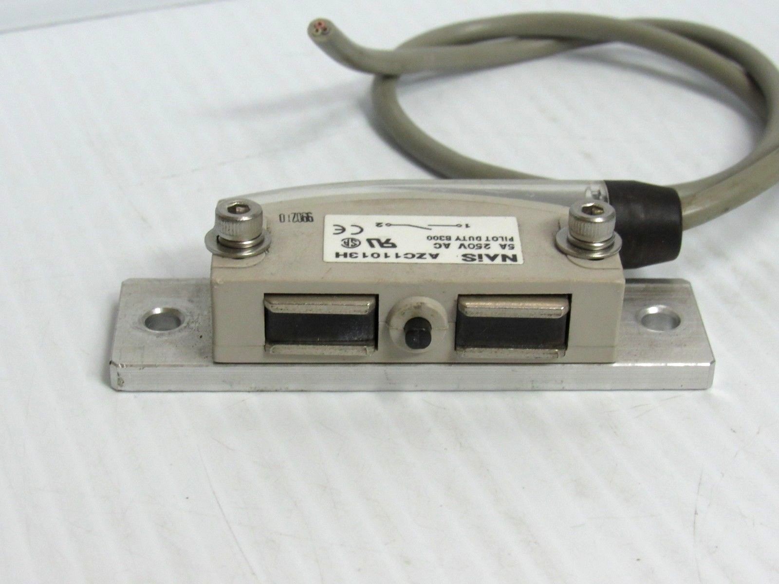 NAIS MAGNETIC LIMIT SWITCH AZC11013H - USED | eBay