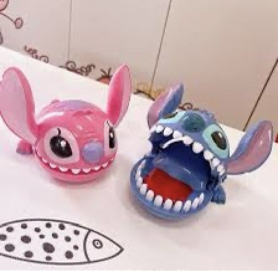 1 Disney Lilo and Stitch Big Mouth Bite Finger Game Blue Or Pink. | eBay