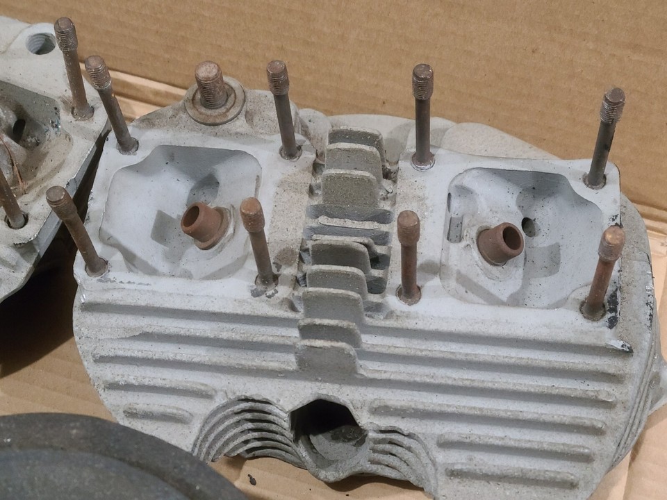 Harley-Davidson Shovelhead Cylinder Heads w/Rocker Boxes 16568-78,16587 ...