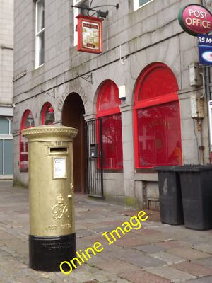 Photo 12x8 Golden Post Box Aberdeen/NJ9206 Tribute on Aberdeen's Cas ...
