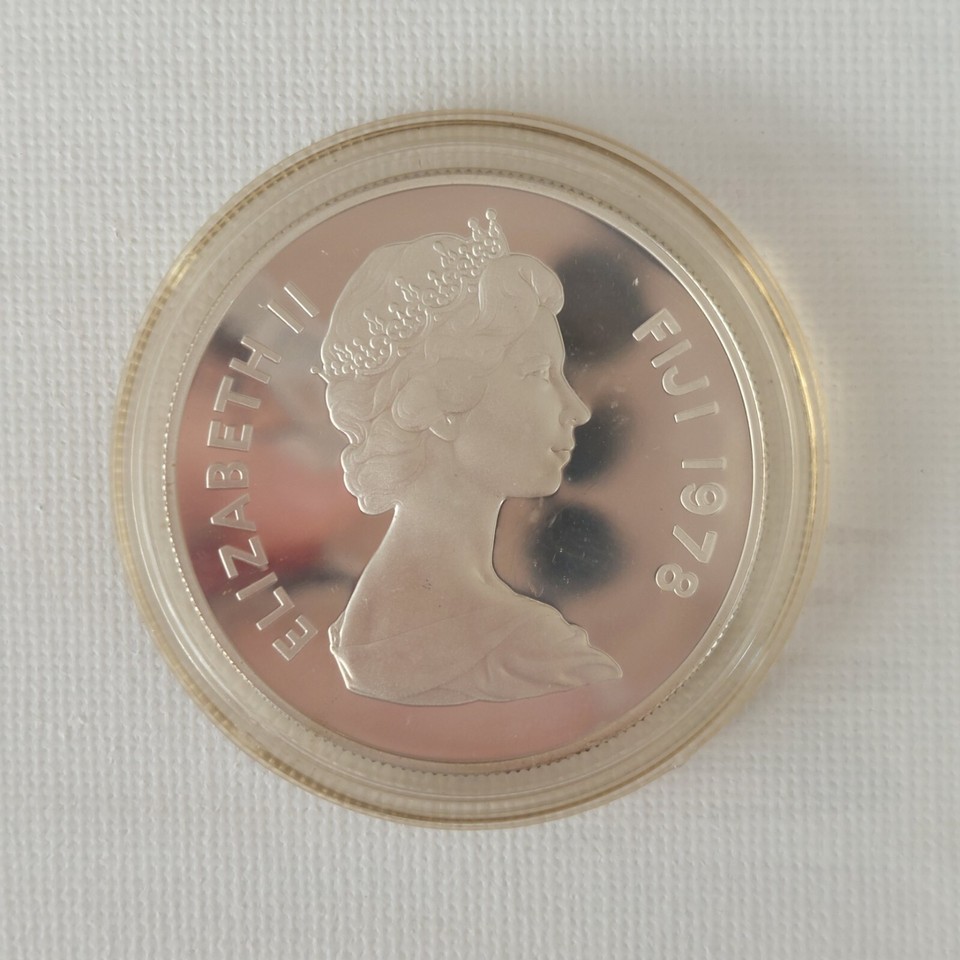 FIJI 1978 Proof 10 Dollars Pink Billed Parrot Finch Silver Coin Round | eBay