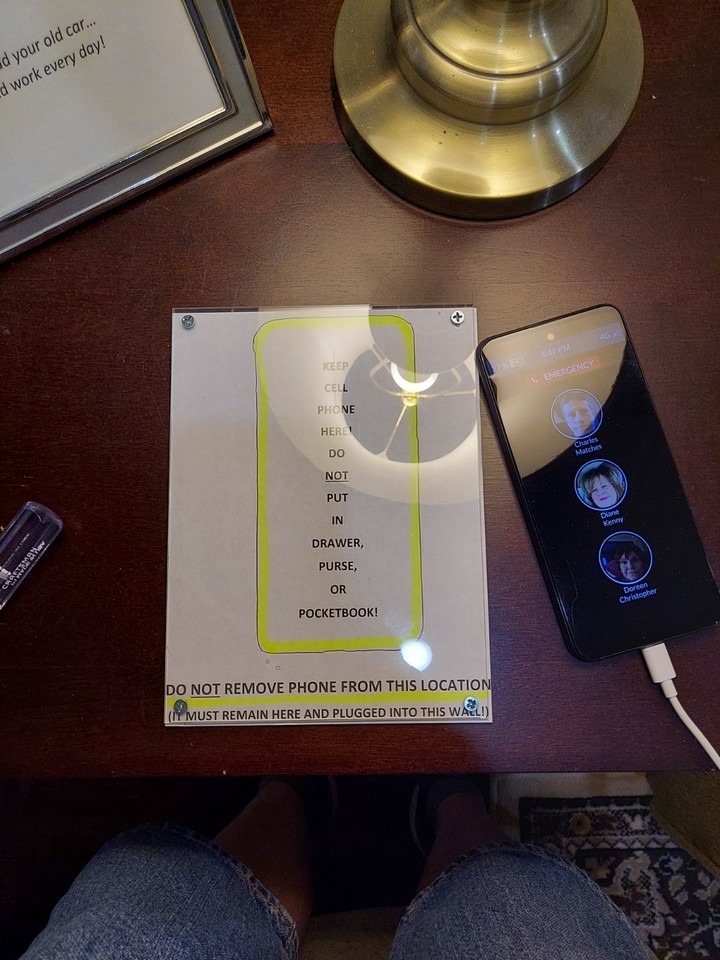 RAZ Memory Cell Phone for seniors with dementia, cognitive decline ...