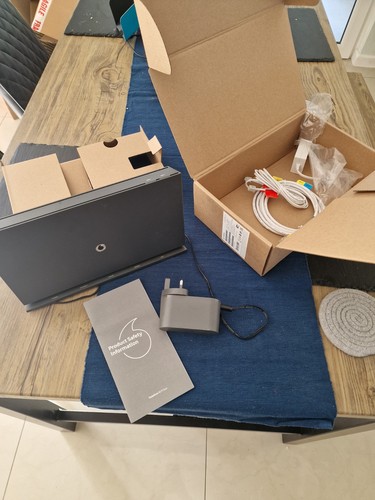 Vodafone Internet WiFi Hub THG3000 2.4 & 5GHz Broadband Wireless Router ...