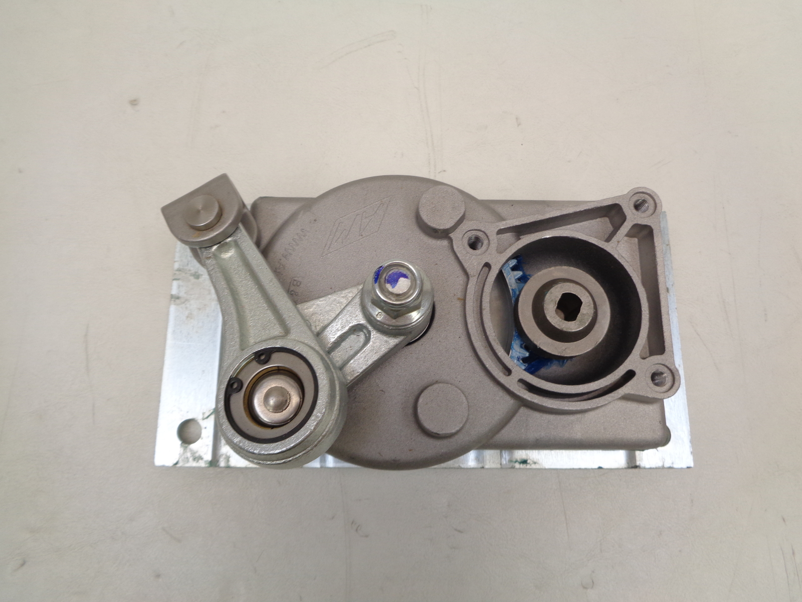 LIPPERT 379160 ENTRY STEP GEAR BOX LINKAGE WITH STRAIGHT LINK AND ARM ...