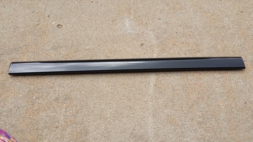 2005-08 LAND ROVER LR3 RH RIGHT REAR QUARTER WINDOW UPPER MOLDING OUTER ...