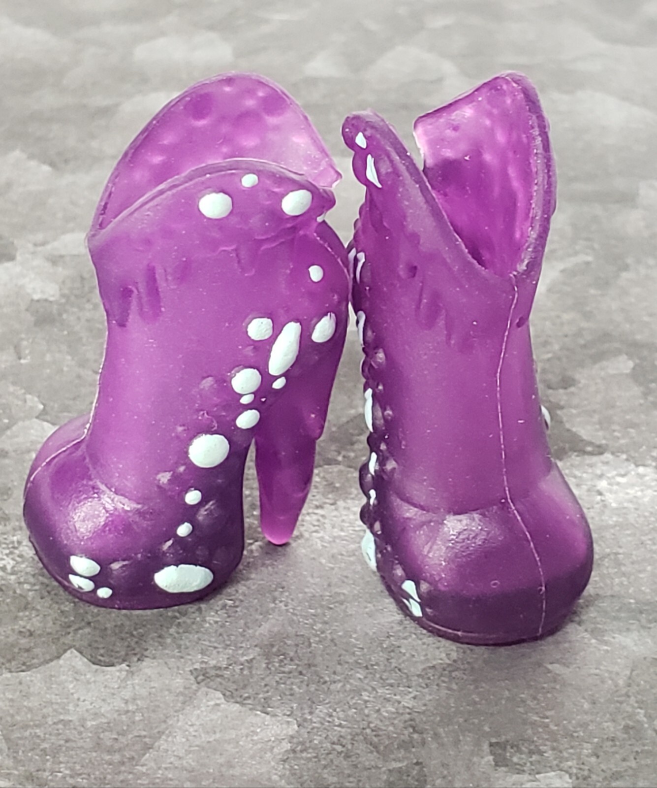 Monster High Abbey Bominable Classroom Partners Home Ick Shoes Boots | eBay