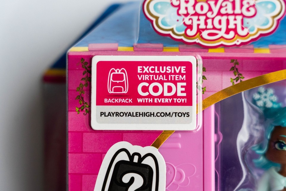 Royale High ️ ICE Element *CODE ONLY* 🩵 Surprise Locker Doll - Messaged ...