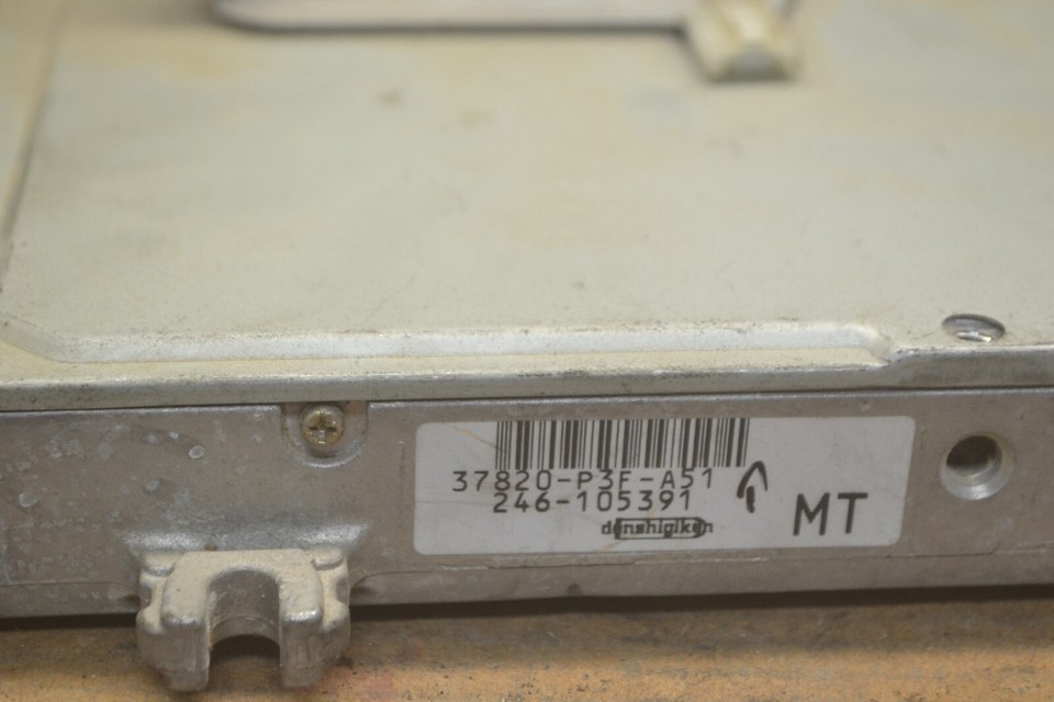 1997 Honda CR-V Engine Control Unit ECU 37820P3FA51 Module 592-18D1 ...