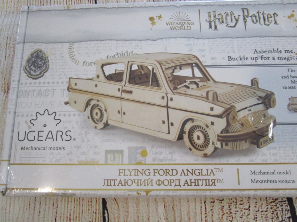 UGEARS Mechanical Wizarding World Harry Potter Flying Ford Anglia Model ...