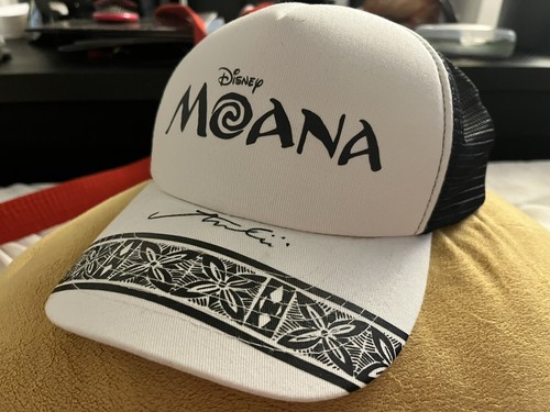 D23 Expo 2024 DISNEY MOANA CAST/CREW ONLY HAT Signed By Auliʻi Cravalho ...