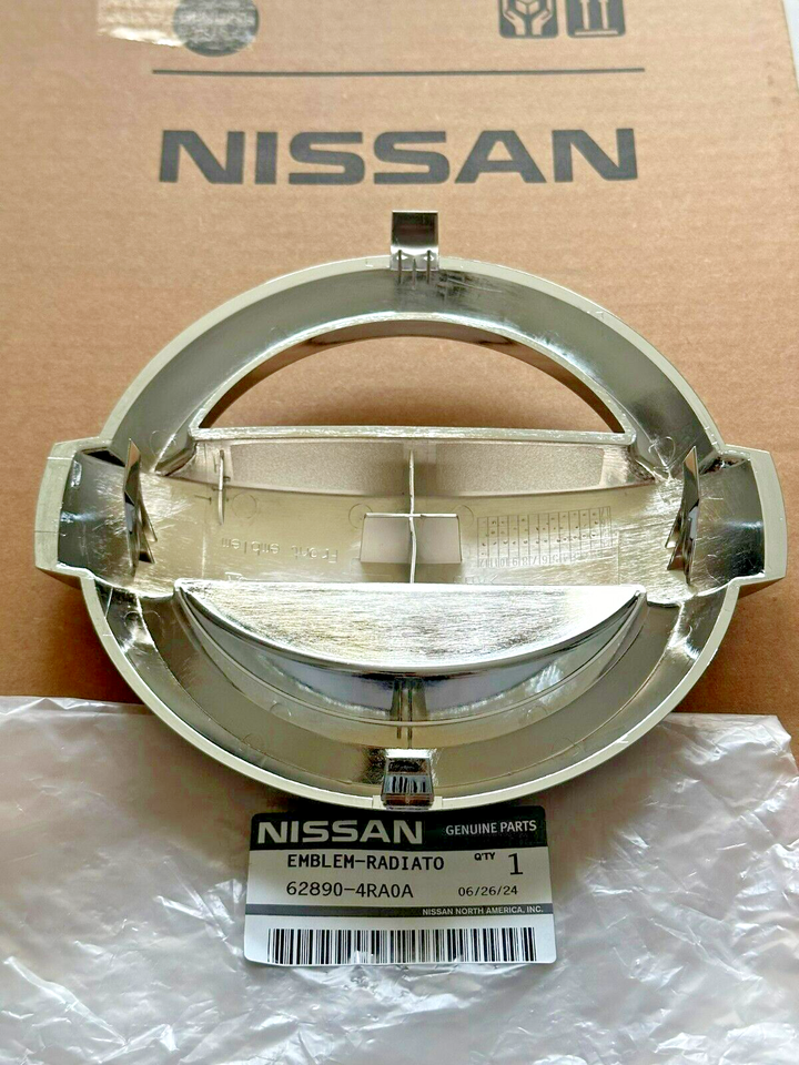 NEW OEM 2016-2019 NISSAN MAXIMA FRONT GRILLE EMBLEM W/O FRONT CAMERA ...