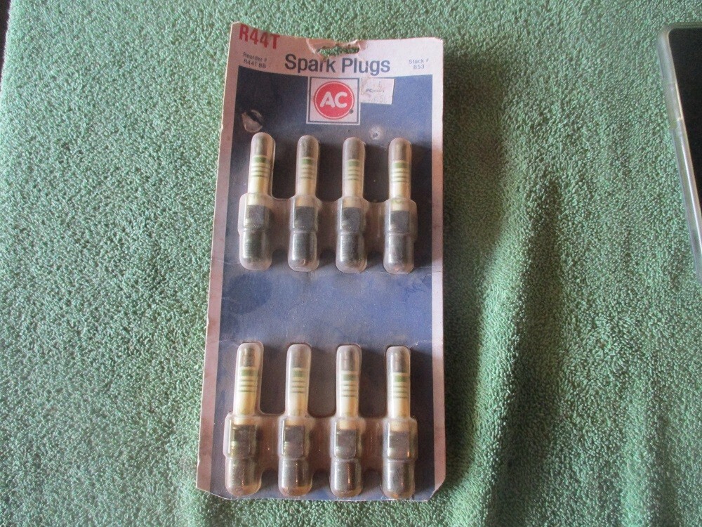 NOS new AC Delco R44T Spark Plugs (8) Carded Type Multiple GM ...