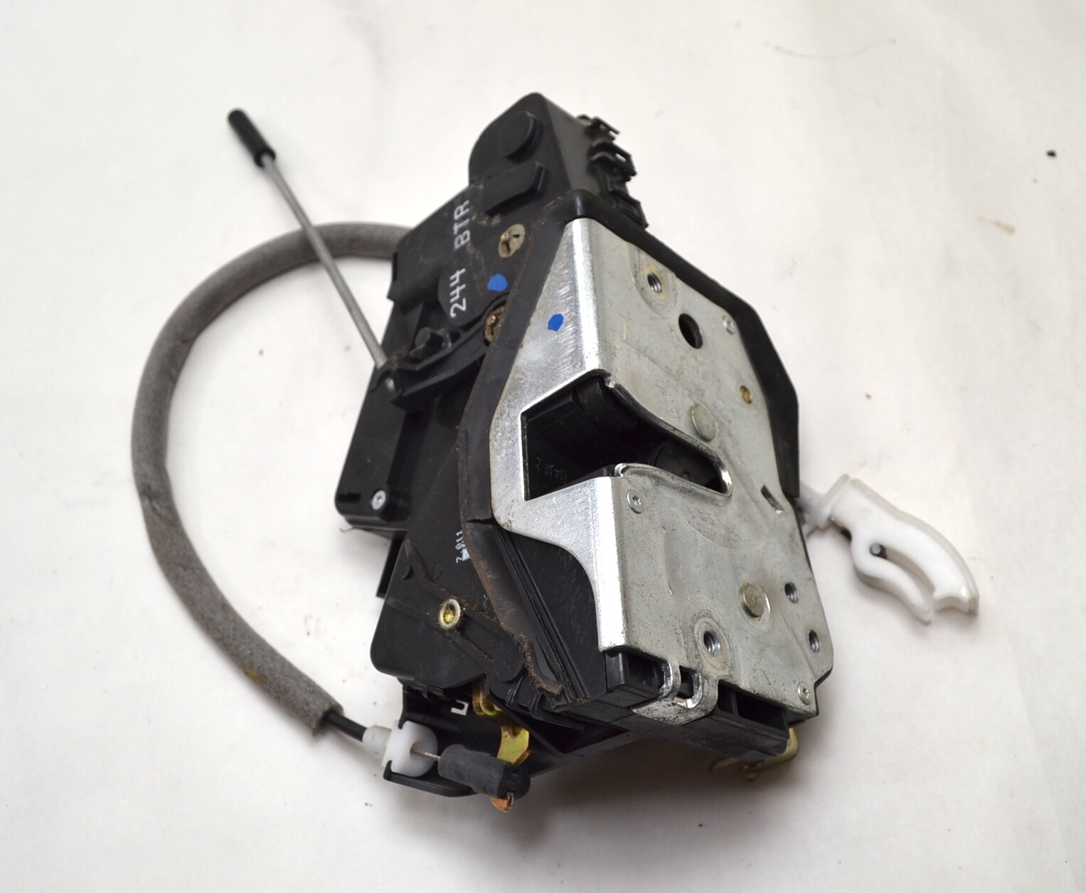 2003 BMW 325 Front Passenger Door Latch Lock Actuator E46 328 330 Right ...