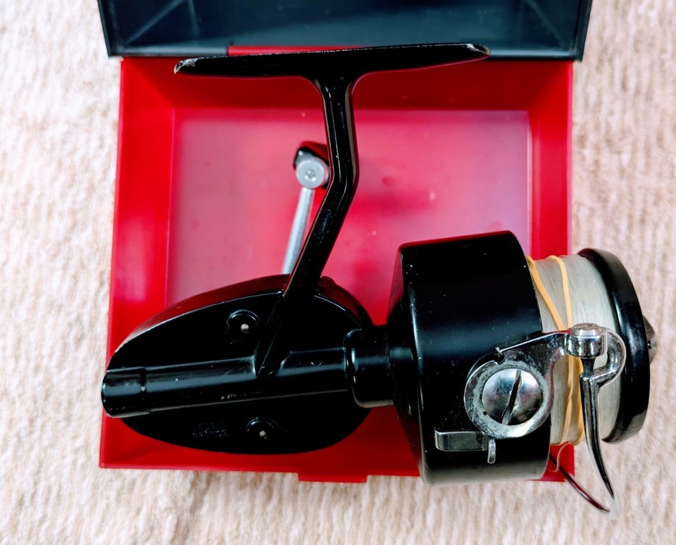 Vintage Mitchell 300 Spinning Reel w/Original Box, 4 Spools, & Owners ...