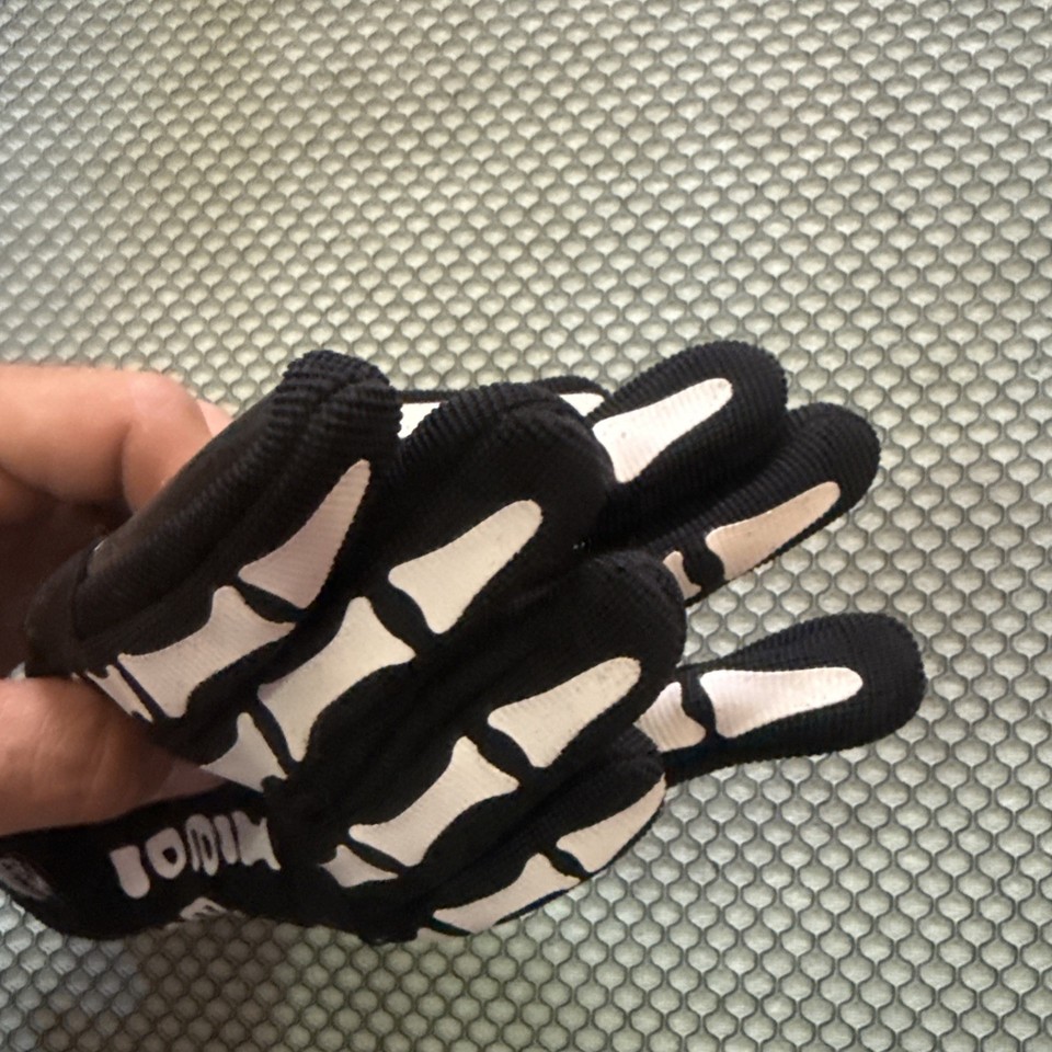 XS / S Grenade Misfit Pipe Glove Red White Black Finger Style Gloves ...