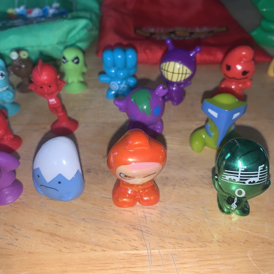 Gogos Crazy Bones & Stikeez Bundle Football Stikeez Metallic Gogos | eBay