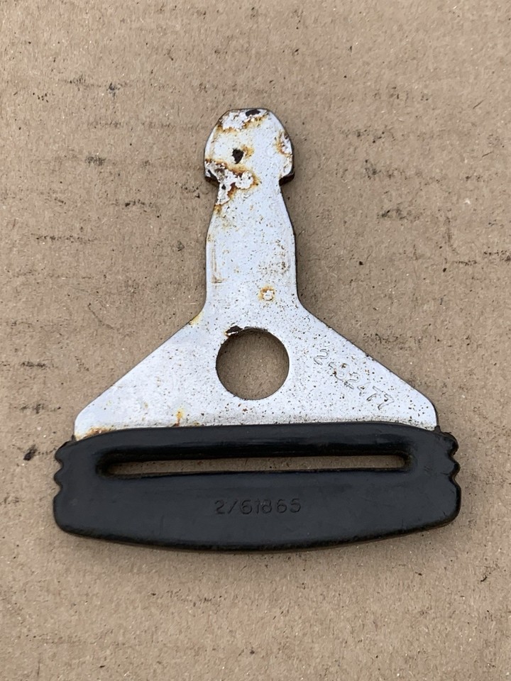 KANGOL SEAT BELT STALK RECEIVER & CLIP / MGB MIDGET TRIUMPH JAGUAR ...