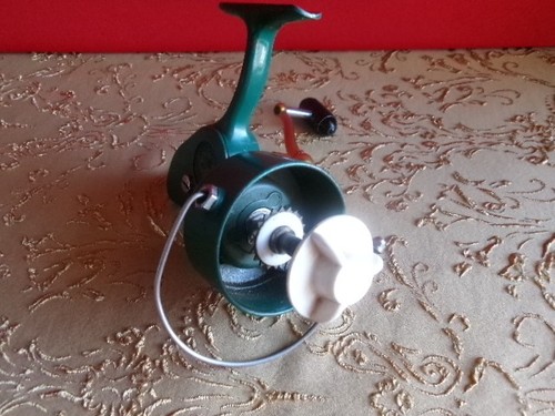 PENN Spinfisher 710 SPINNING REEL--PARTS OR REP[AIR-MISSING SPOOL | eBay