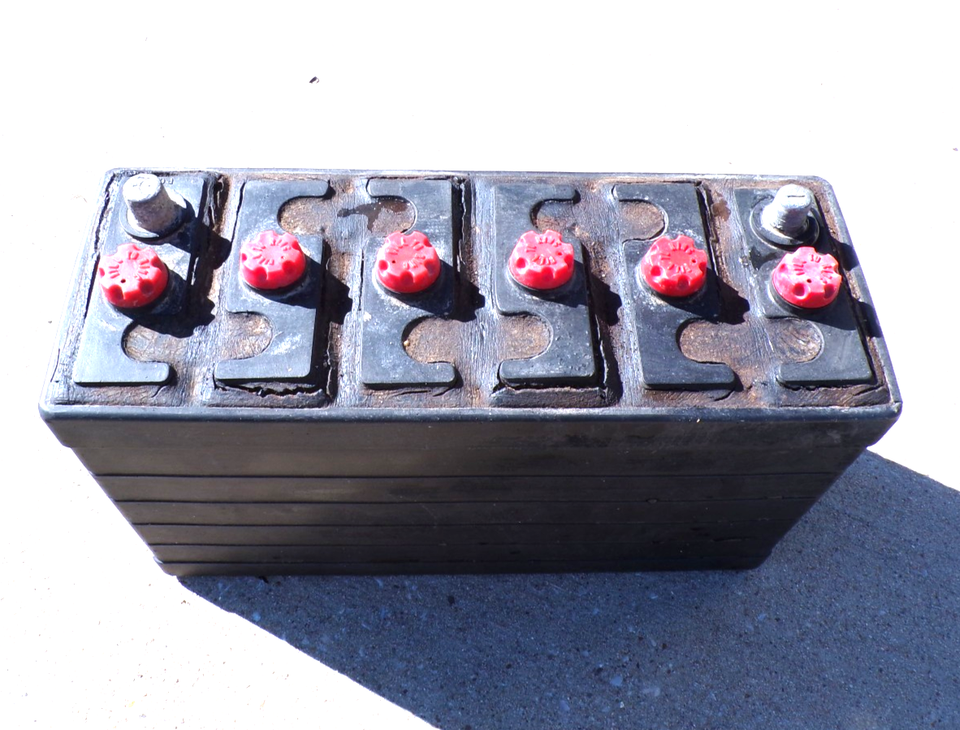 FORD Script ANTIQUE AUTO BATTERY RED TOP (1956-1957) 12 V Classic Car ...