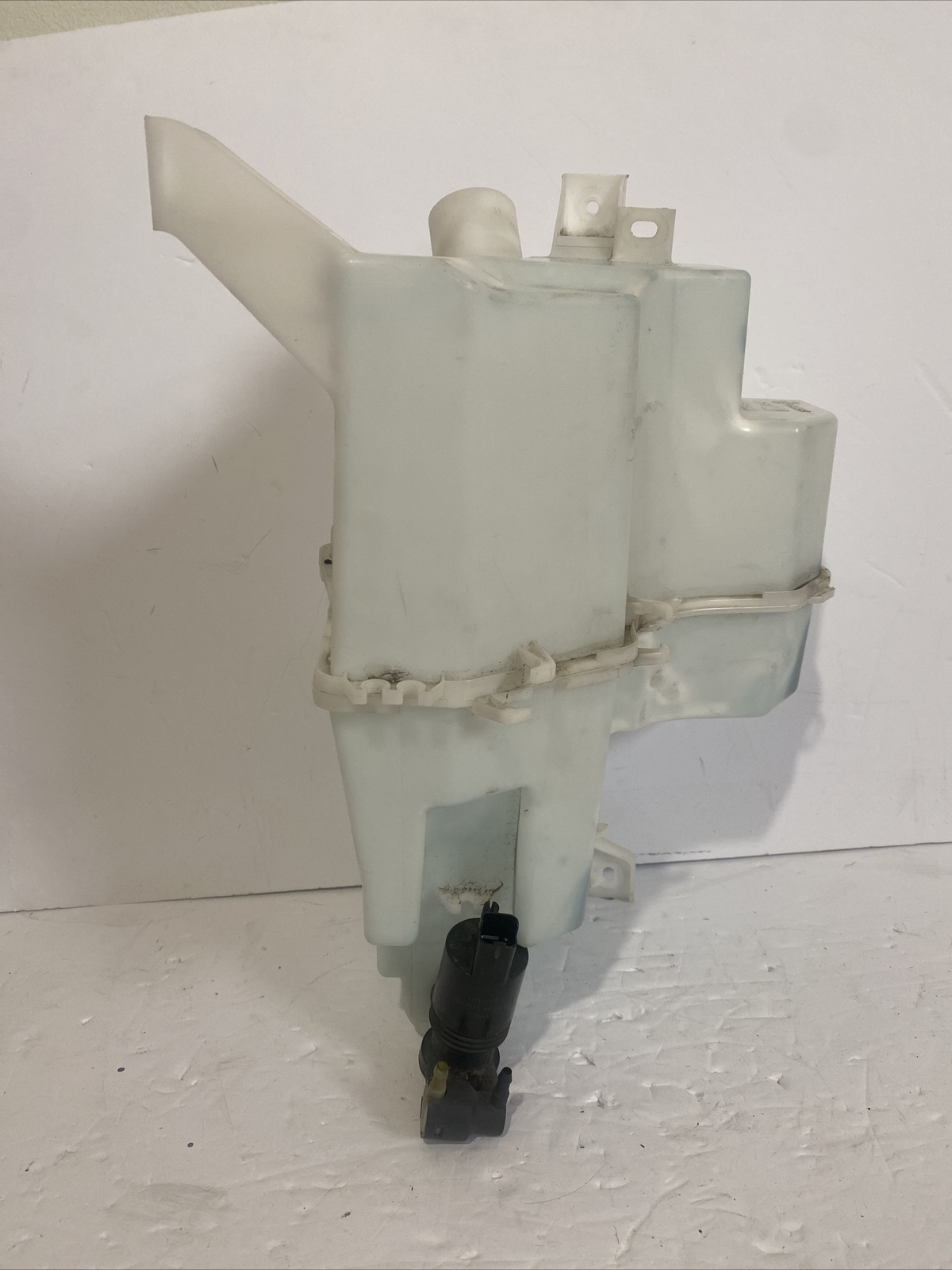Genuine Nissan Washer Reservoir 28910-6FP0A #0611 | eBay