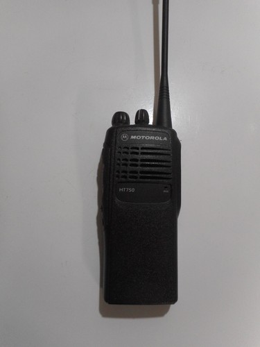 MOTOROLA HT750 UHF TRANSCEIVER HT HANDHELD RADIO 4 CHANNEL | eBay