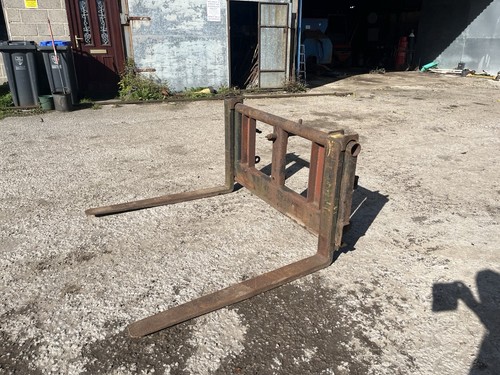 Pallet Forks. Loader Tractor Telehandler Trailer Spreader Tanker ...