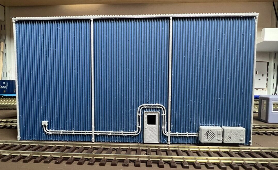‘OO' Gauge Model Railway Modern Engine Shed Blue & Grey DELUXE VERSION ...