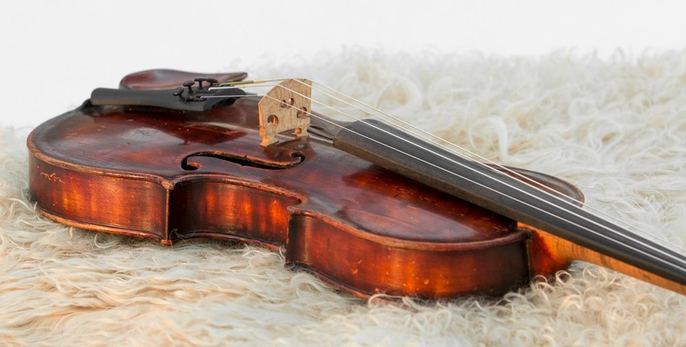 Beautiful 7/8 ladies German violin / fiddle, signed by Grammy-winning ...