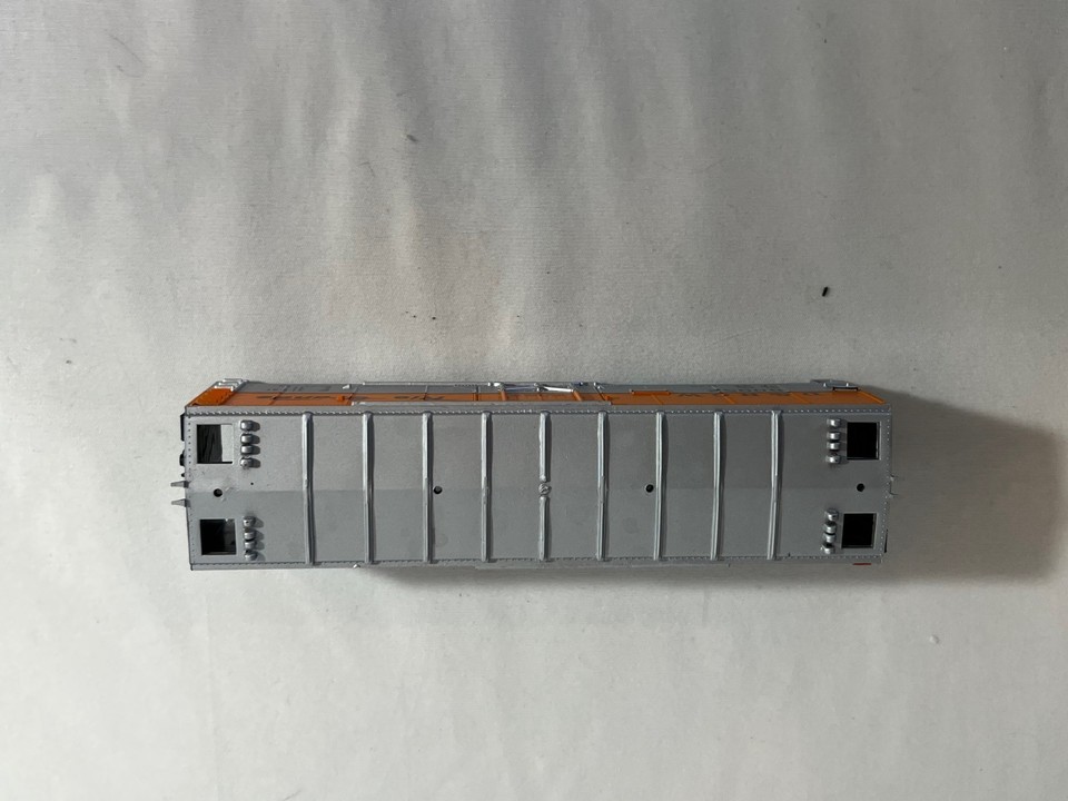 Walthers 932-3305 HO Scale 40' Plug Door Reefer, D&RGW #60952 | eBay