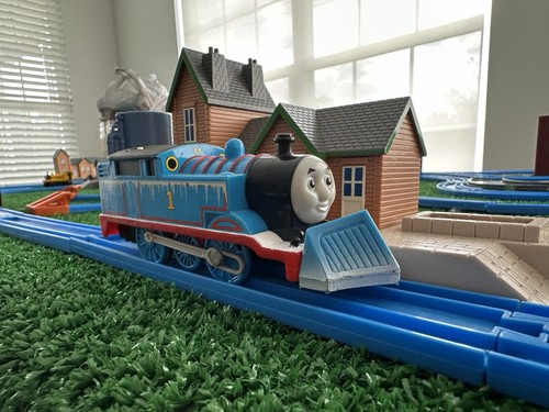 2012 Mattel Fisher Price Trackmaster Thomas The Tank Engine With ...