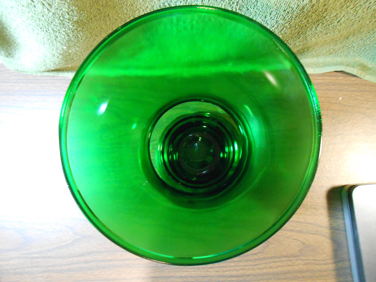 Pretty Vintage Heavy Large 10" Emerald Green NAPCO Glass Urn Style Vase ...