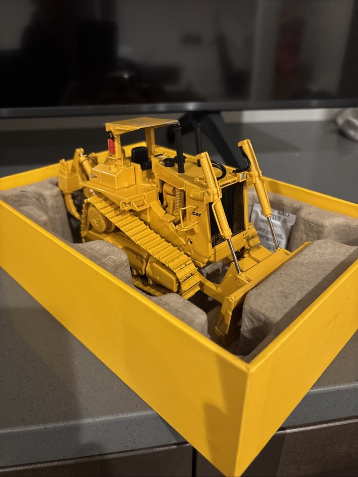 Caterpillar D10 Dozer with Pusher Blade Diecast 1/48 Scale CCM | eBay