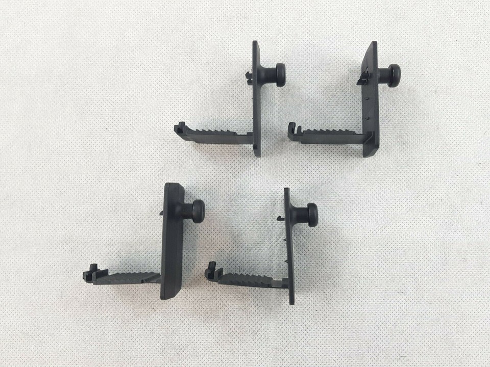 Fußmatten Halter / Befestigungen Mattenklammern Original Mazda C830-V0 ...