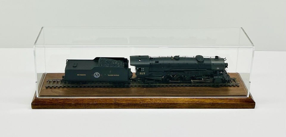 18" Long HO Scale Model Train Display Case, Walnut Base | eBay