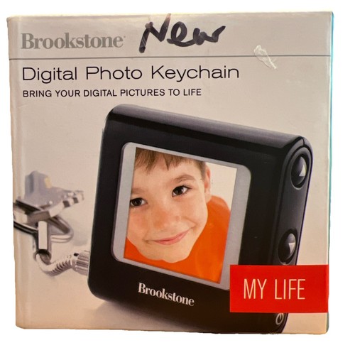 Brookstone Digital Photo Key-chain 1.5” LCD Photo Key Ring NIB Stocking ...